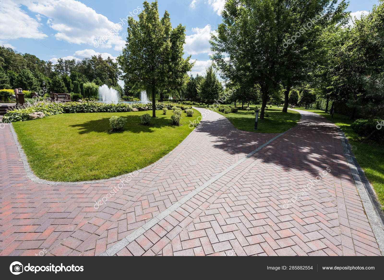 Shadows Path Trees Green Leaves Park — Stock Photo © HayDmitriy #285882554