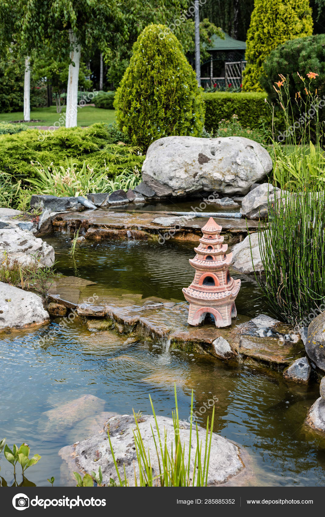 Clean Water Flowing Rocks Bushes Trees — Stock Photo © HayDmitriy ...
