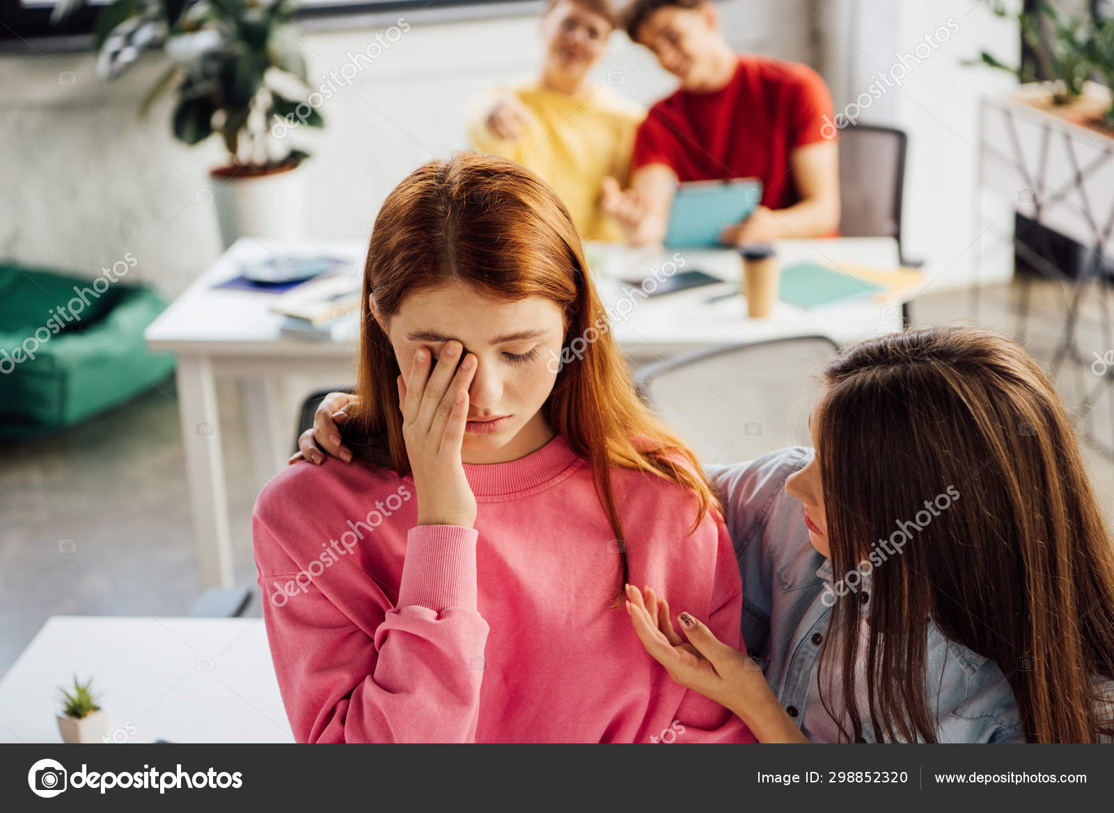 Brunette Girl Supporting Sad Crying Friend School — Stock Photo ...