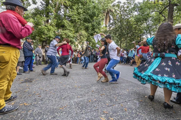 Baile chileno fotos de stock, imágenes de Baile chileno sin royalties ...