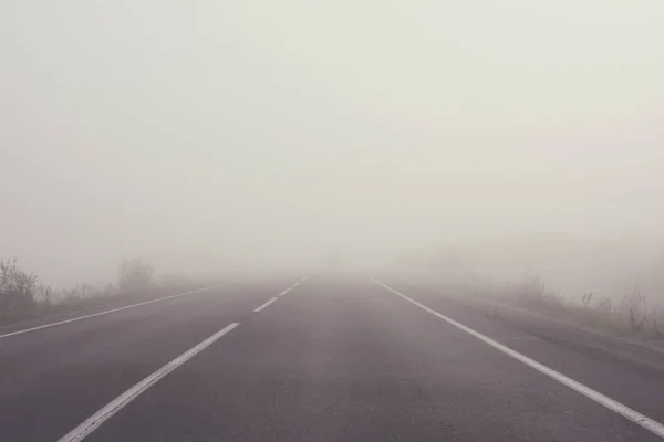 La route disparaît Stock Photos, Royalty Free La route disparaît Images ...