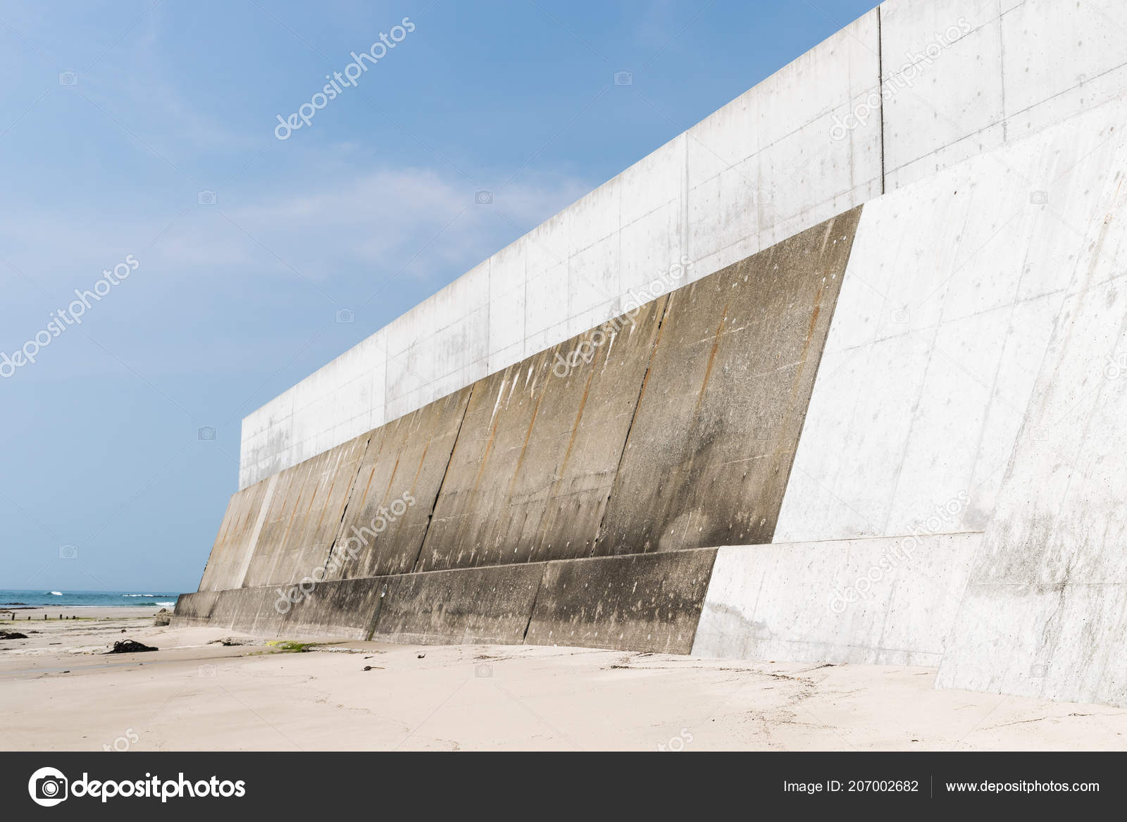 High Concrete Wall Seaside Protect Tsunami Big Wave — Stock Photo ...