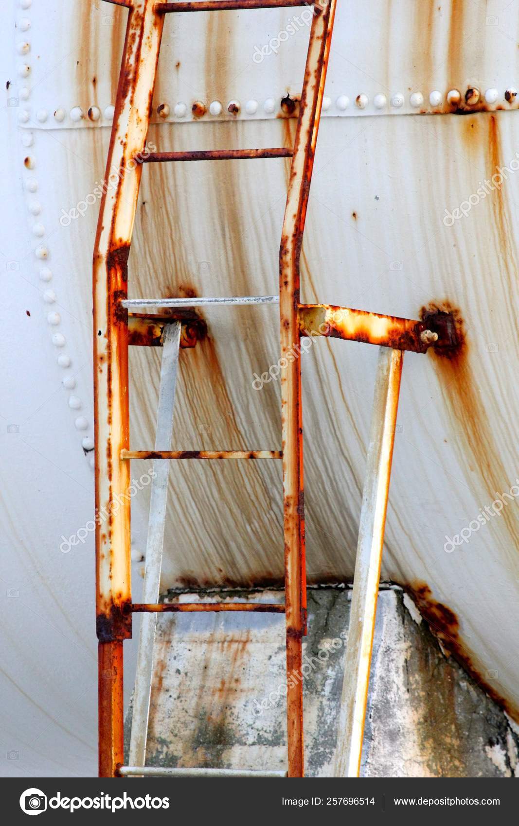 Rusty Oil Tank — Stock Photo © YAYImages #257696514