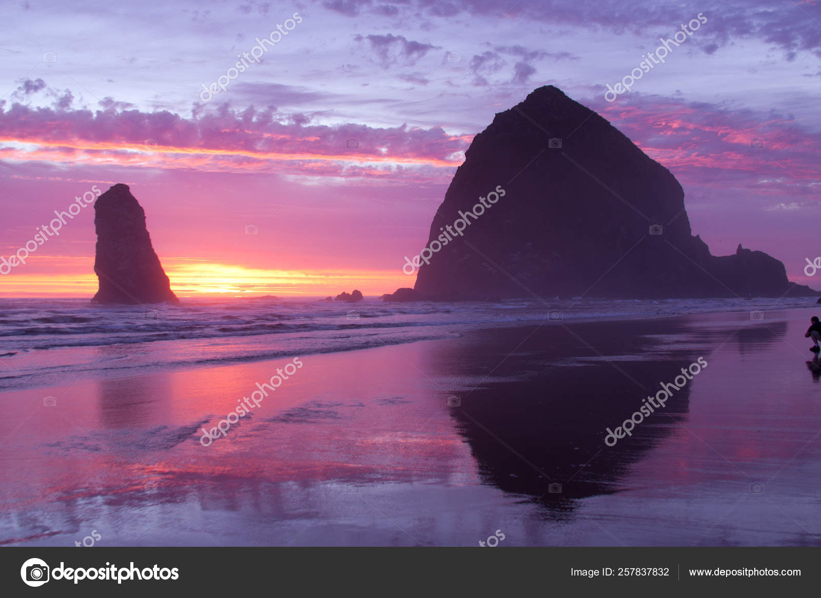 Haystack Rock Cannon Beach Sunset Major Tourist Attraction Oregon Coast ...