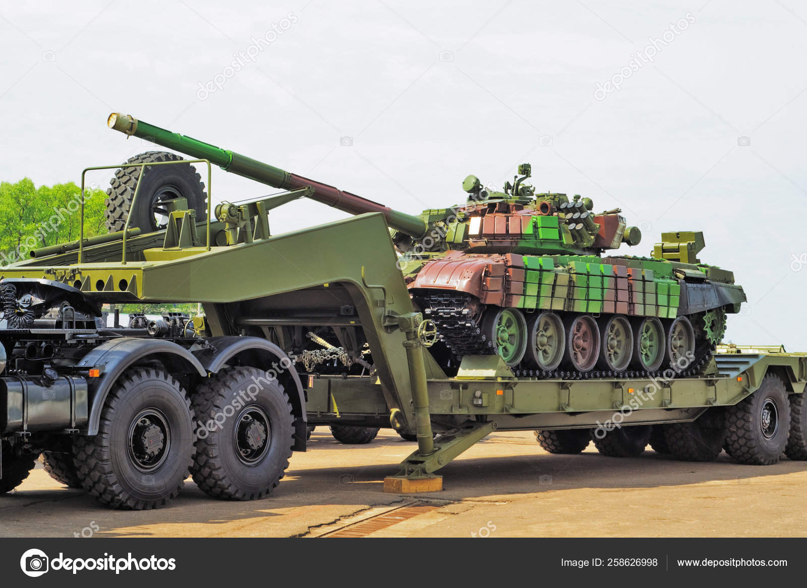 Tank Wheel Platform Heavy Lorry Transportation Asphalt Road — Stock ...