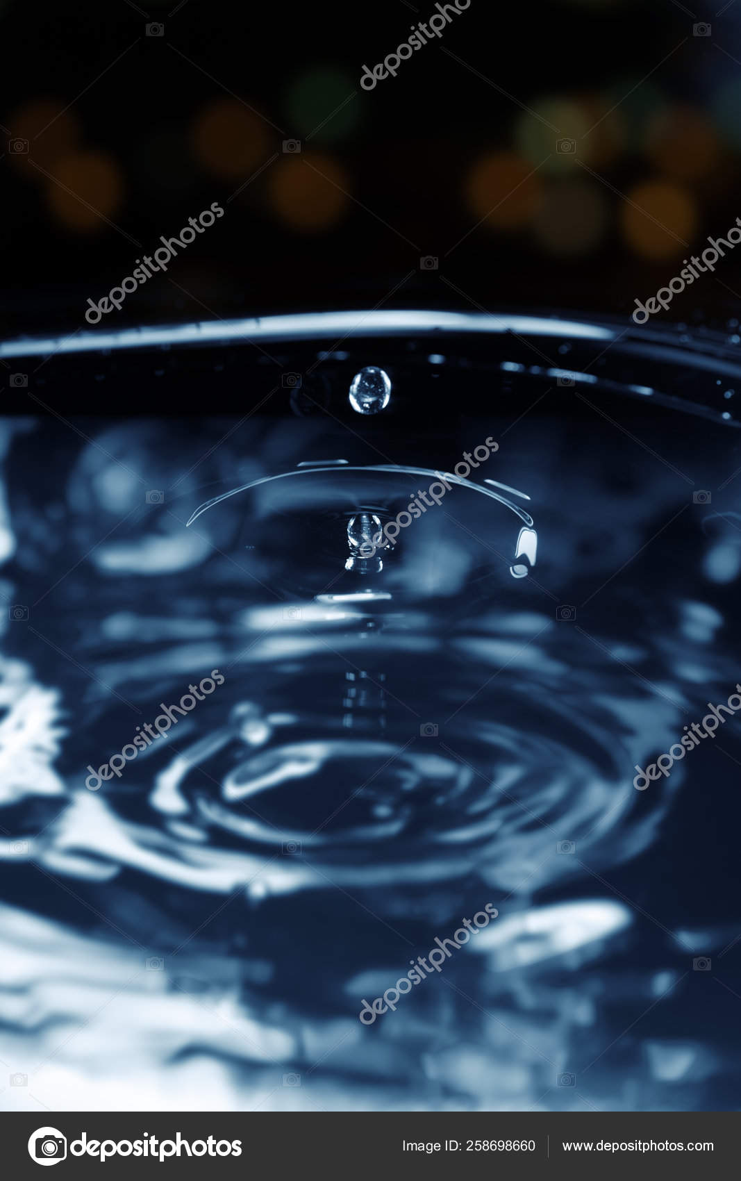 Liquid Drop Falling Extremelly Close Photo Shallow Depth Field — Stock ...