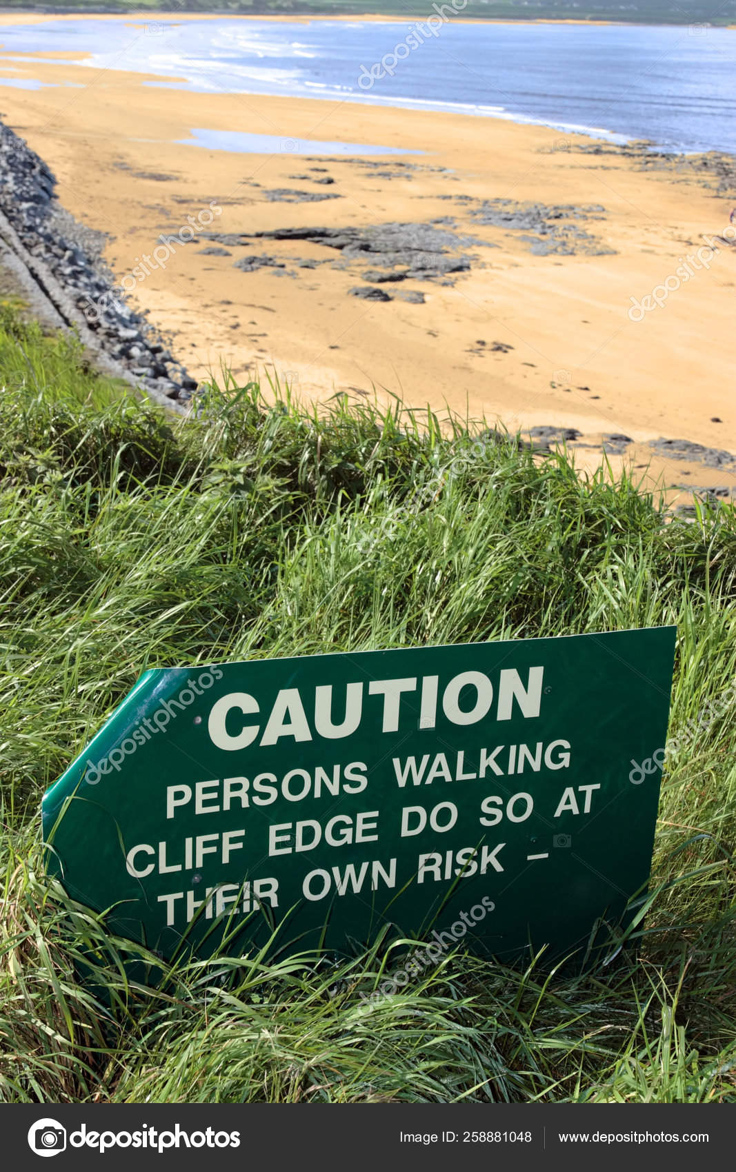 Caution Sign Cliff Edge Ballybunion — Stock Photo © YAYImages #258881048