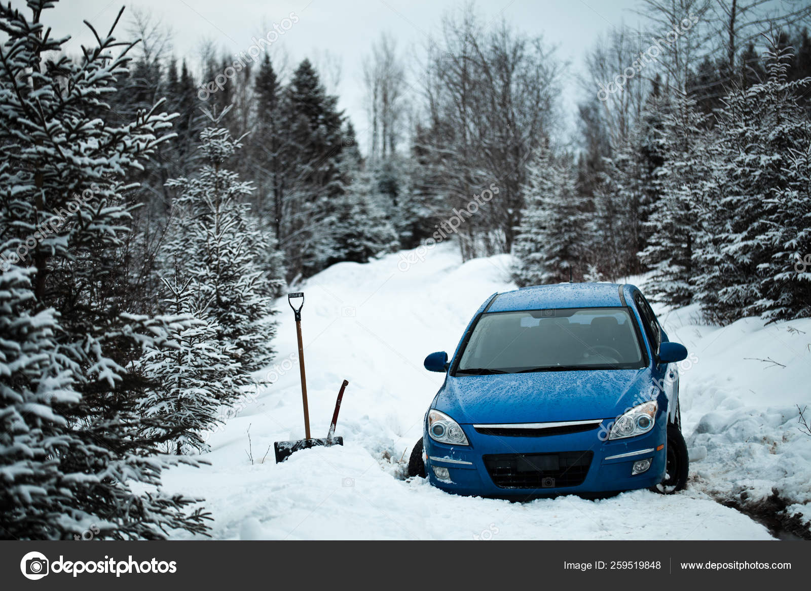 Car Stuck Snow Forest Road Middle Nowhere – Stock Editorial Photo ...