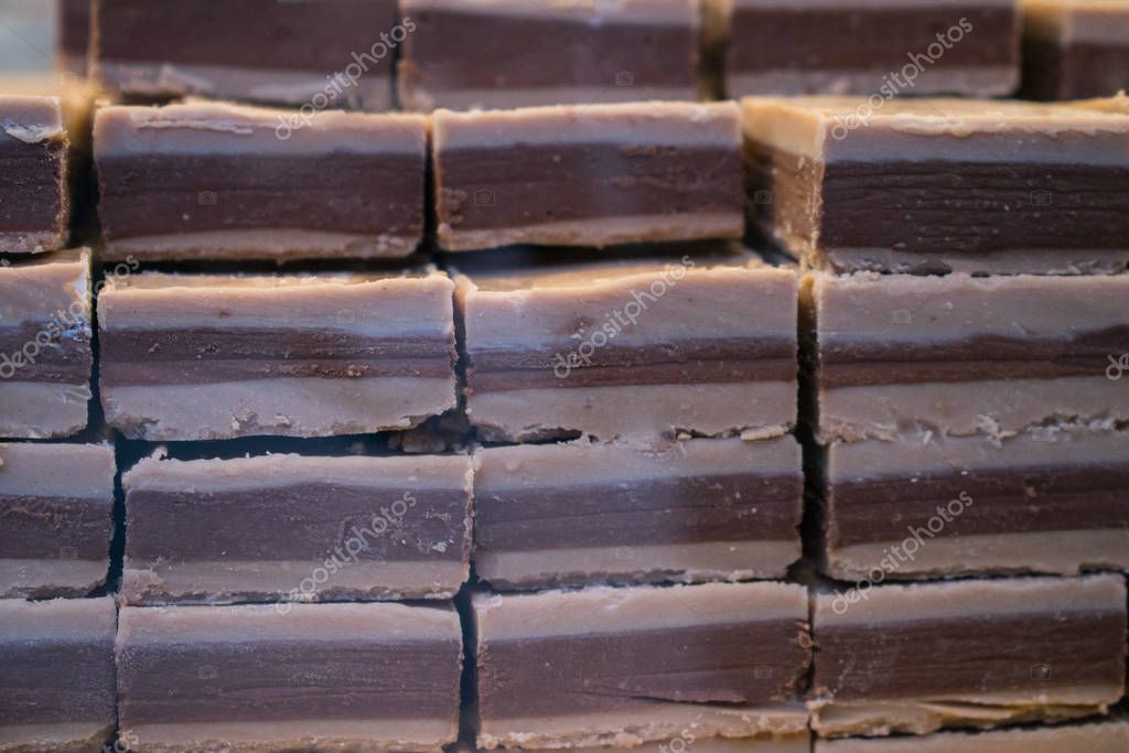 Un grupo de piezas de cremino, receta típica de la pastelería de Turín 2024