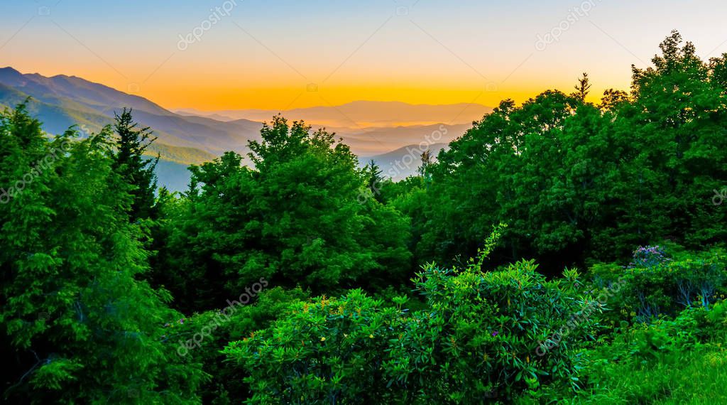 Blue Ridge Parkway Paisaje escénico Montañas Apalaches Cordilleras ...
