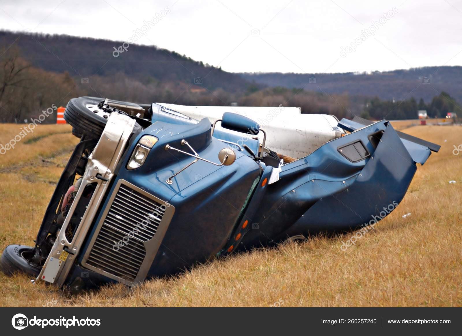 Tractor Trailer Its Side Median Roll Accident – Stock Editorial Photo ...