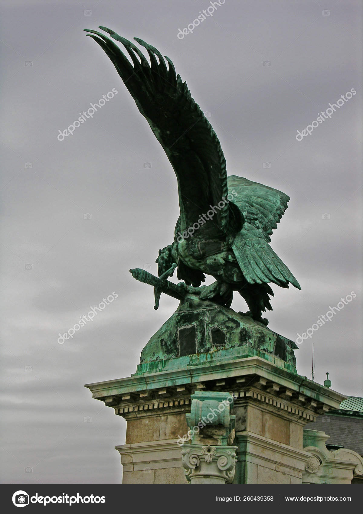 Legendary Holy Bird Turu Central Gate Royal Palace Legend All Stock ...