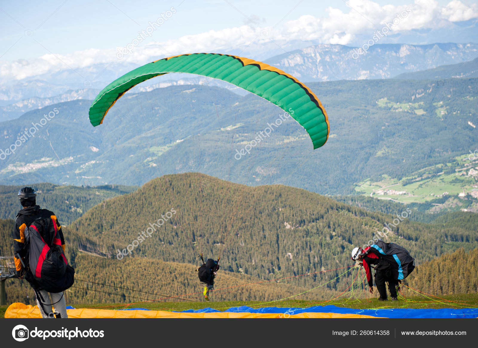 Scenic View Man Parachute Beautiful Nature Landscape — Stock Photo ...