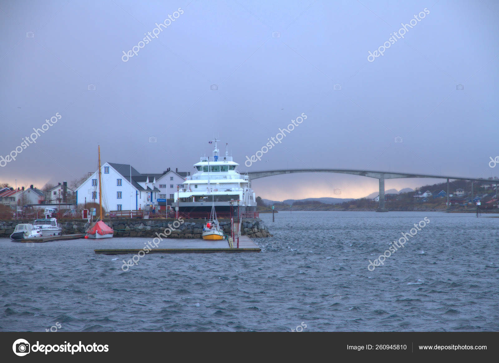 Fergen Torghatten Fyller Bunnkers: fotografía de stock © YAYImages ...