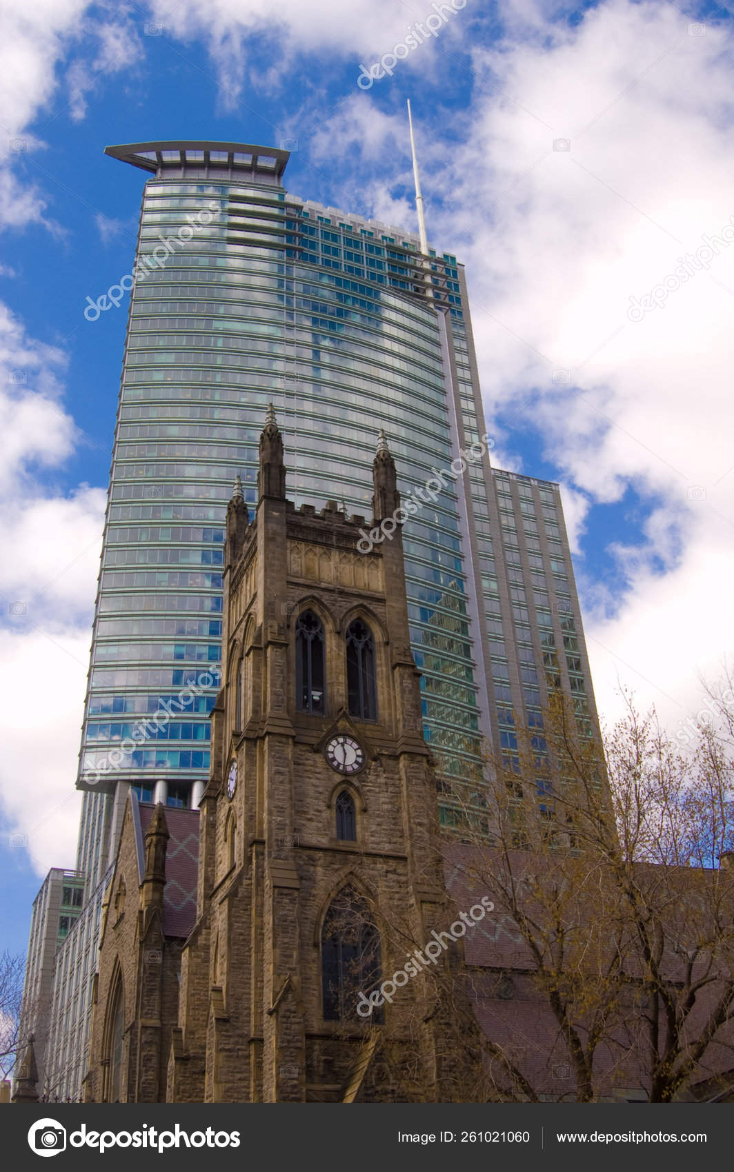 Old Church Front Modern Skyscraper Downtown Montreal – Stock Editorial ...