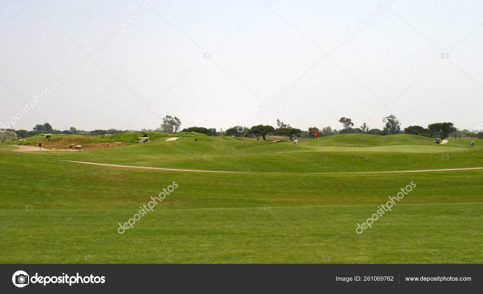 Golf Driving Range Green Fairway Bunkers — Stock Photo © YAYImages ...