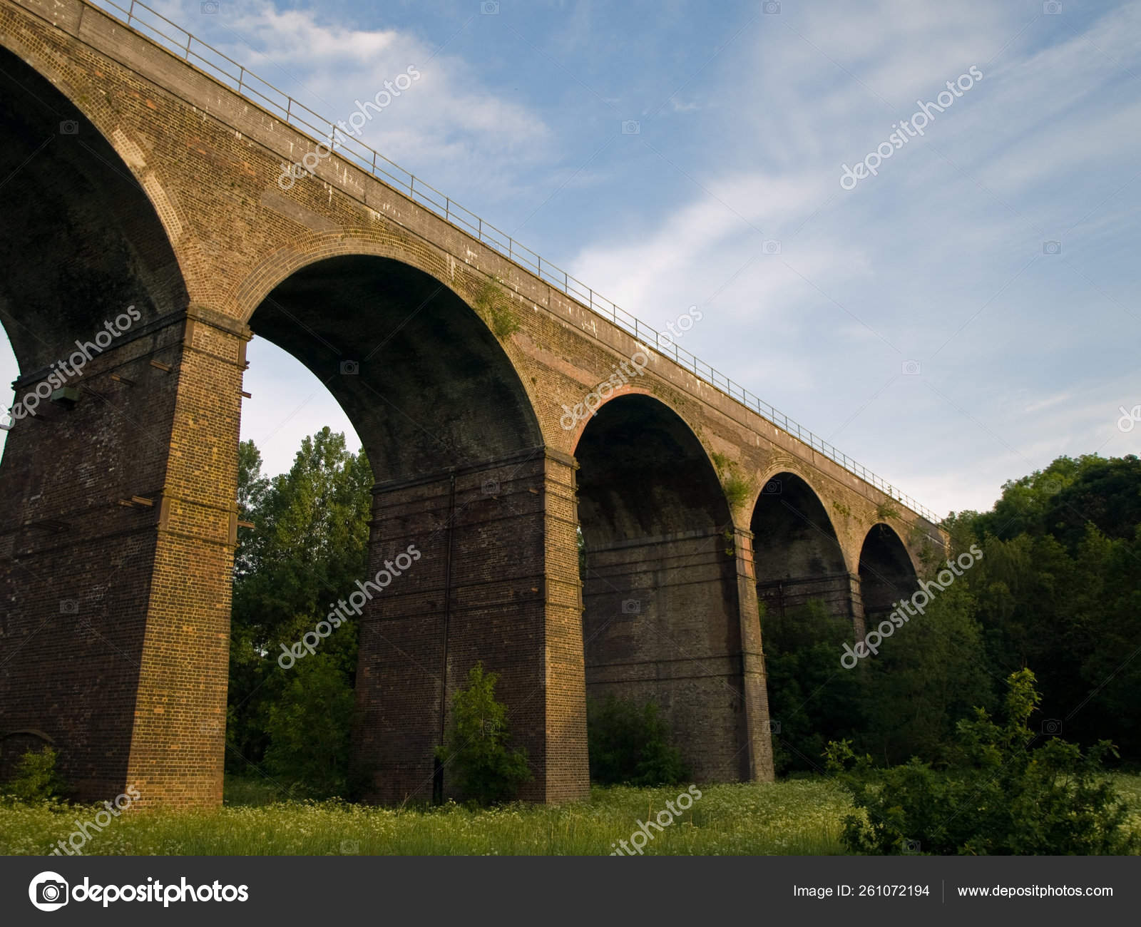 Brick English Victorian Viaduct Summer Dawn — Stock Photo © YAYImages ...