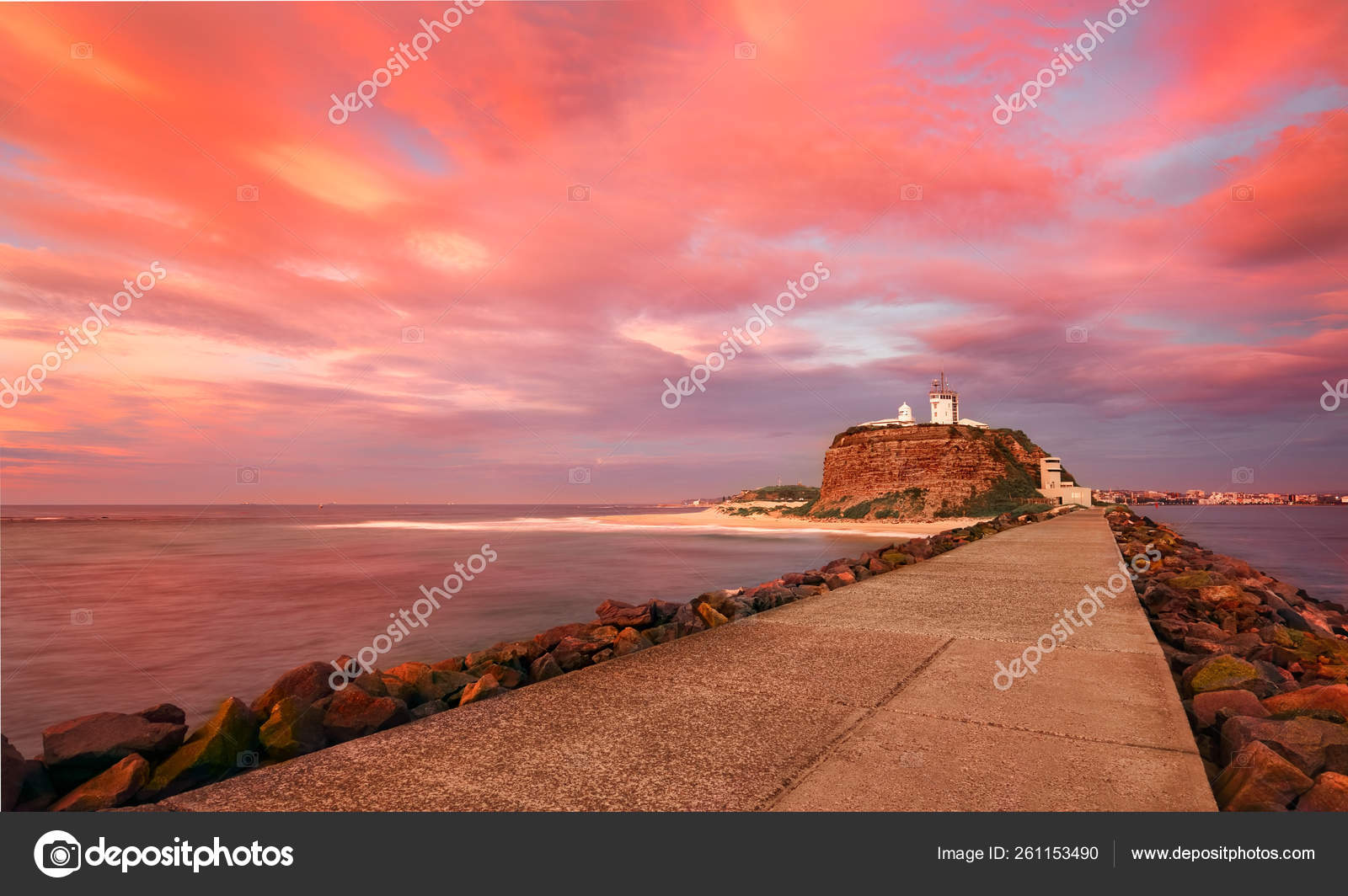 Nobbys Lighthouse Blanket Clouds Coloured Vividly Sunrise Casting Its ...