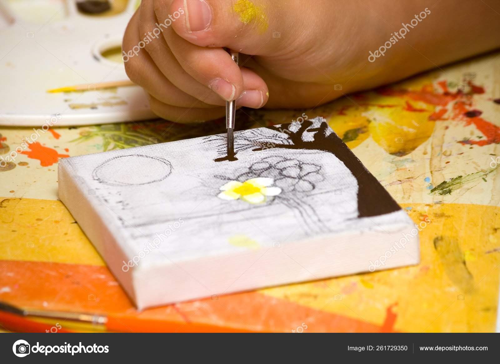 Hands Young Artist Miniature Painter Drawing Picture Work Artist ...