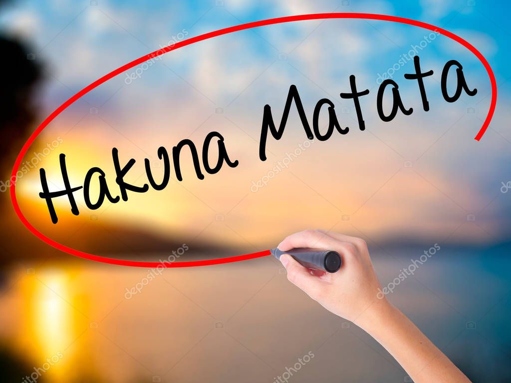 Mujeres Escritura a mano Hakuna Matata (frase en swahili significa ...