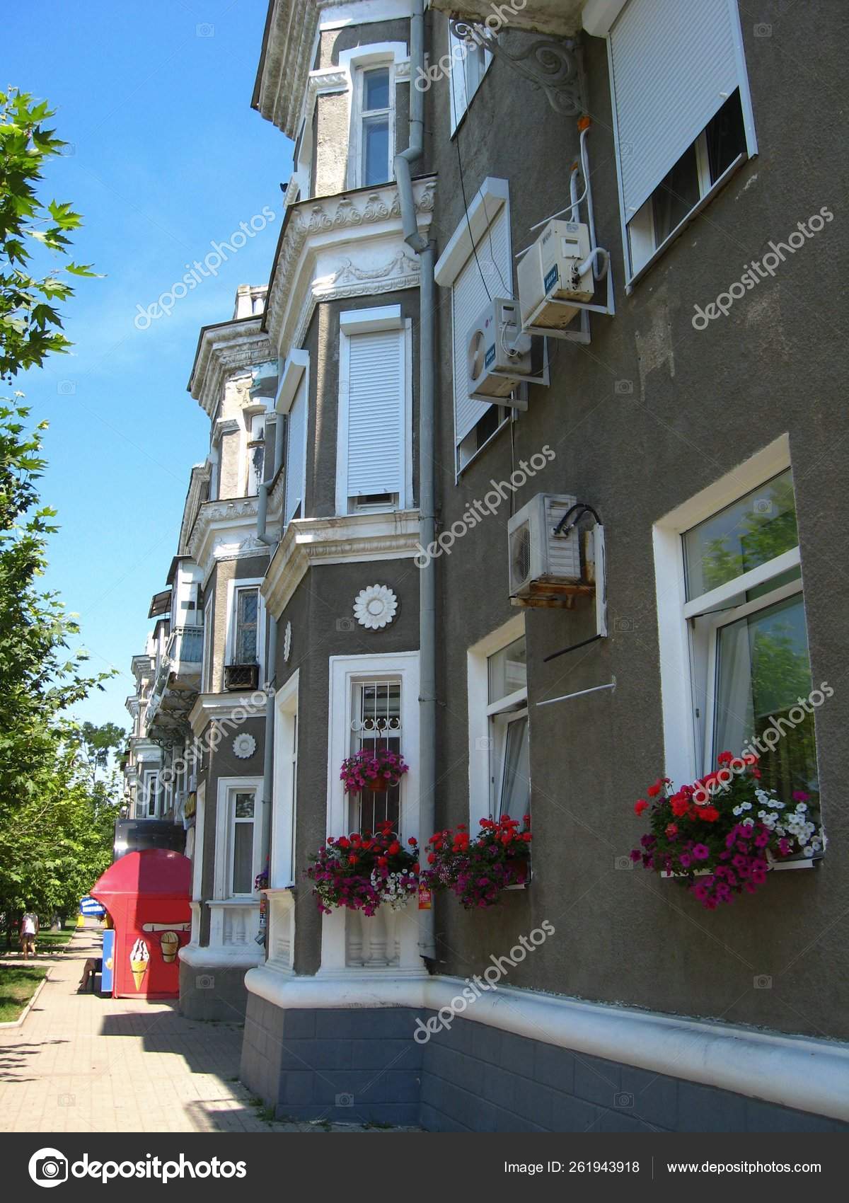 Multi Storey Modern House Blue Sky Background – Stock Editorial Photo ...