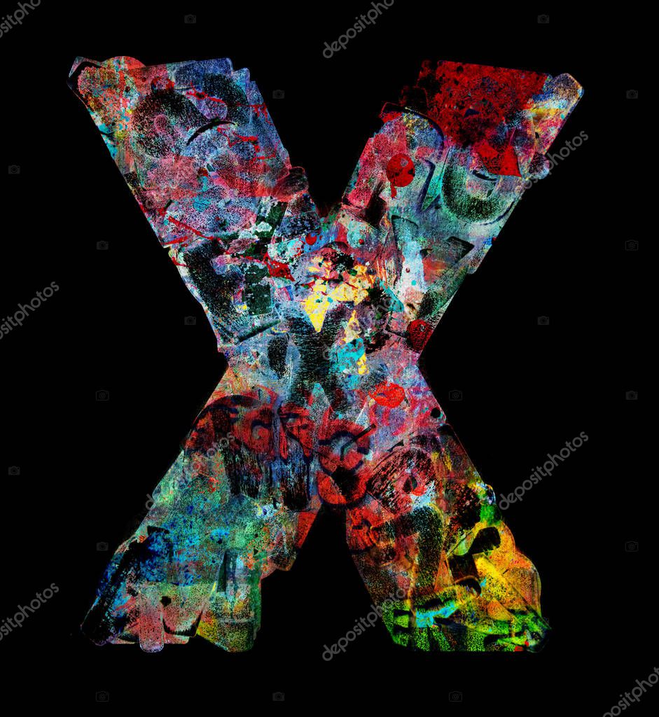 un montón de pequeñas letras de madera para componer la carta, X 2022