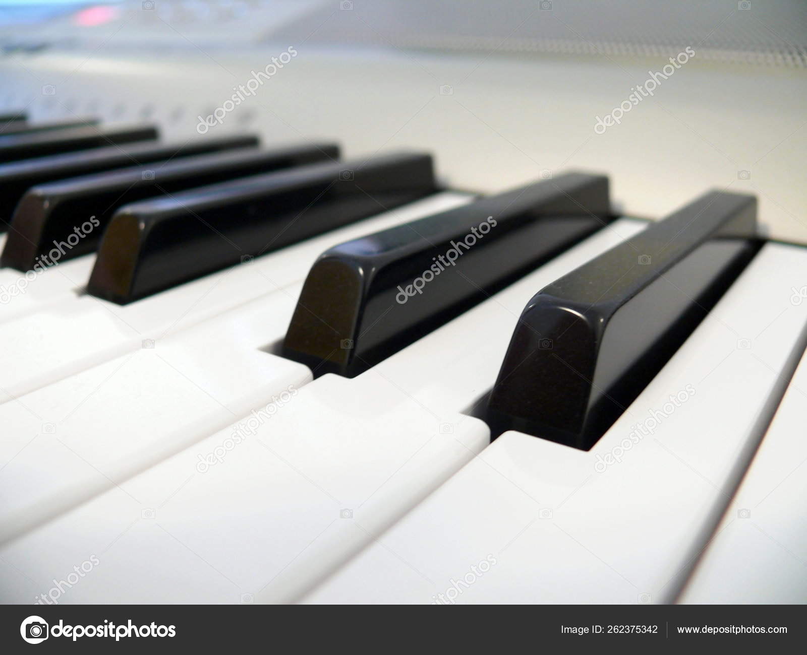 Keyboard Piano Isolated White Background Stock Photo by ©YAYImages ...