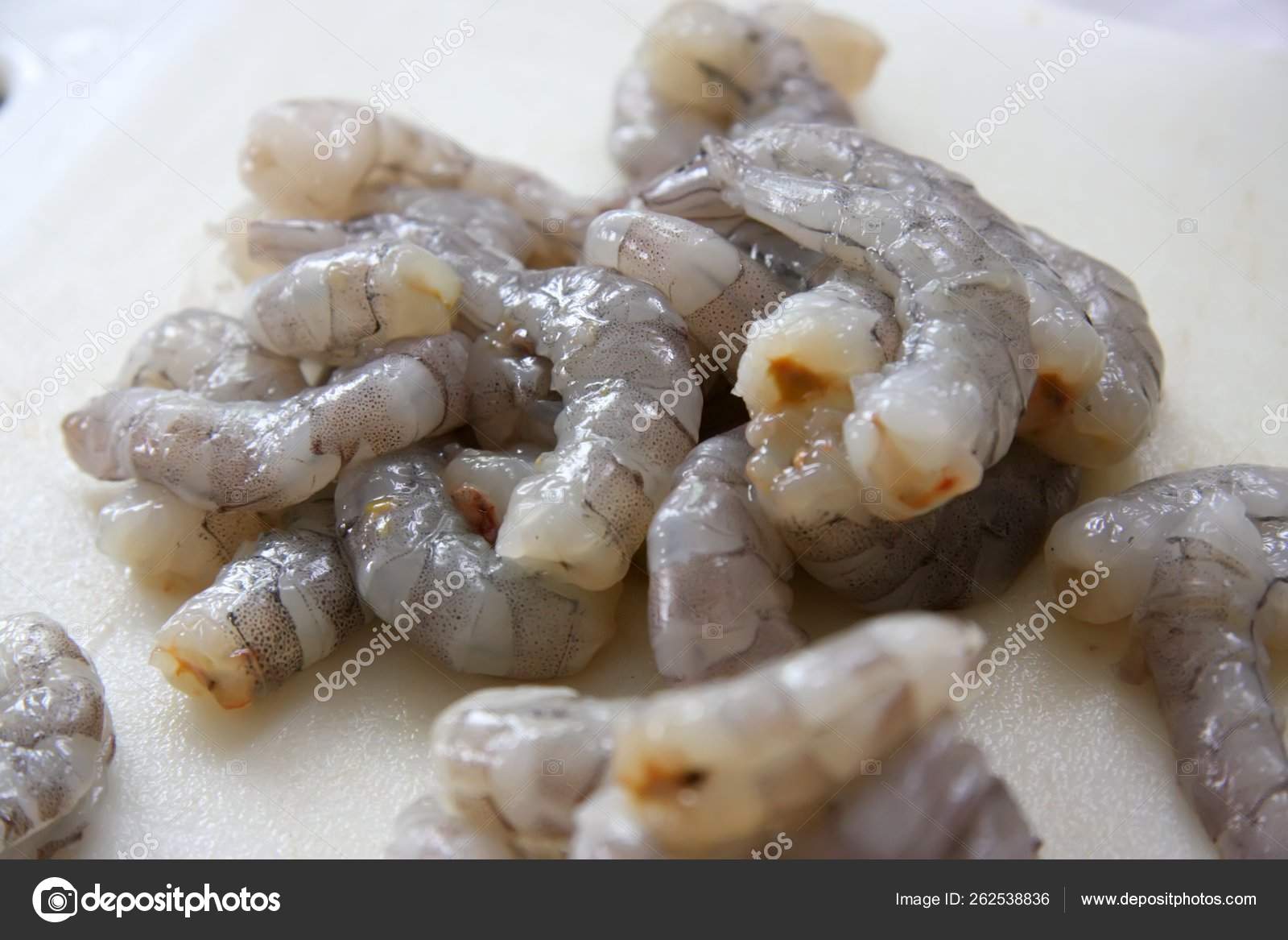 Closeup Whole Raw Prawns Shells Head — Stock Photo © YAYImages #262538836