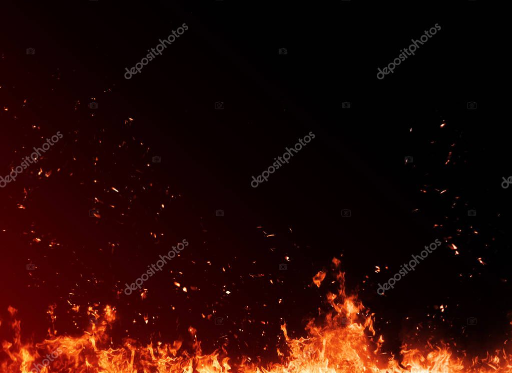 Escombros de partículas de fuego aislados sobre fondo negro para texto ...