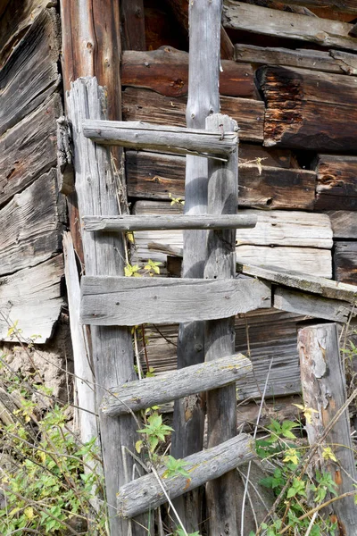 Fotos de Scaletta rurale, Imagens de Scaletta rurale sem royalties ...