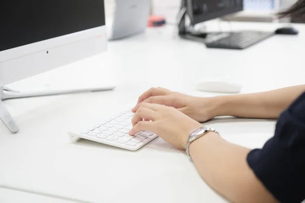 Japanese Woman Operating Computer Her Office — Stock Photo © mapo_japan ...