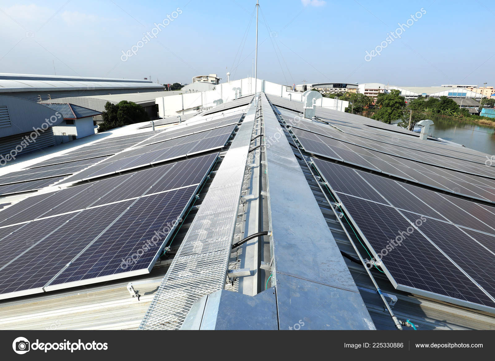 Solar Industrial Roof Facilities Wire Way Cable Tray Water Pipe — Stock ...
