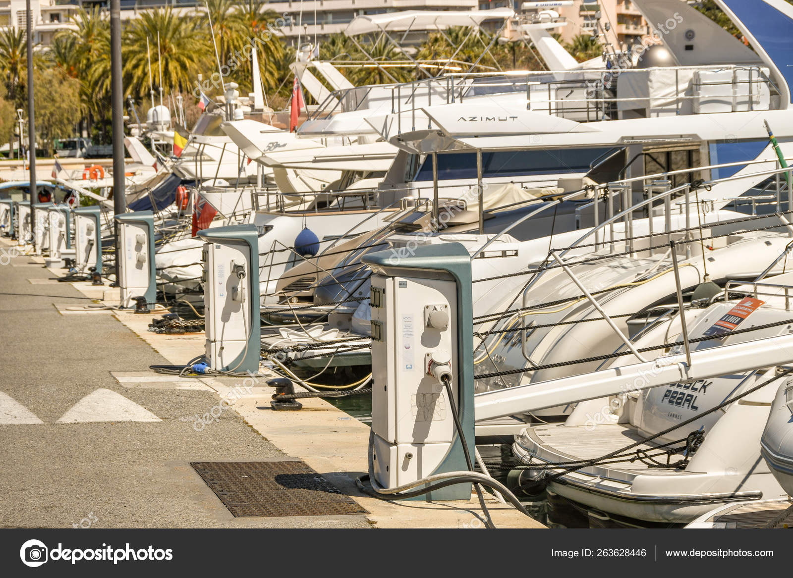 Mains electricity connection points in a harbour — Stock Editorial ...