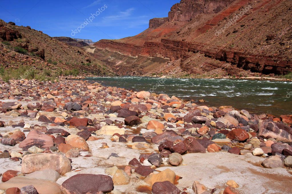 Playa de rocas en Hance Rapids en el Gran Cañón. 2023
