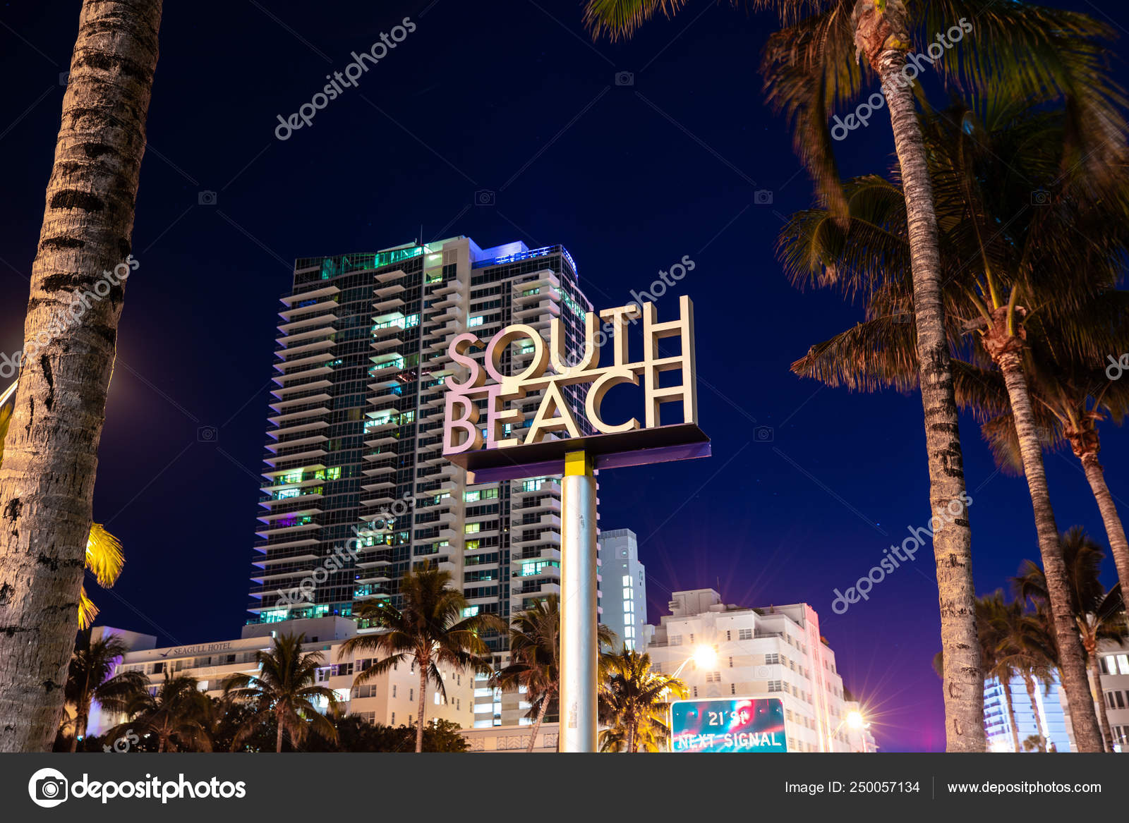 Night View Street Ocean Drive Art Deco Building Miami Beach — Stock ...