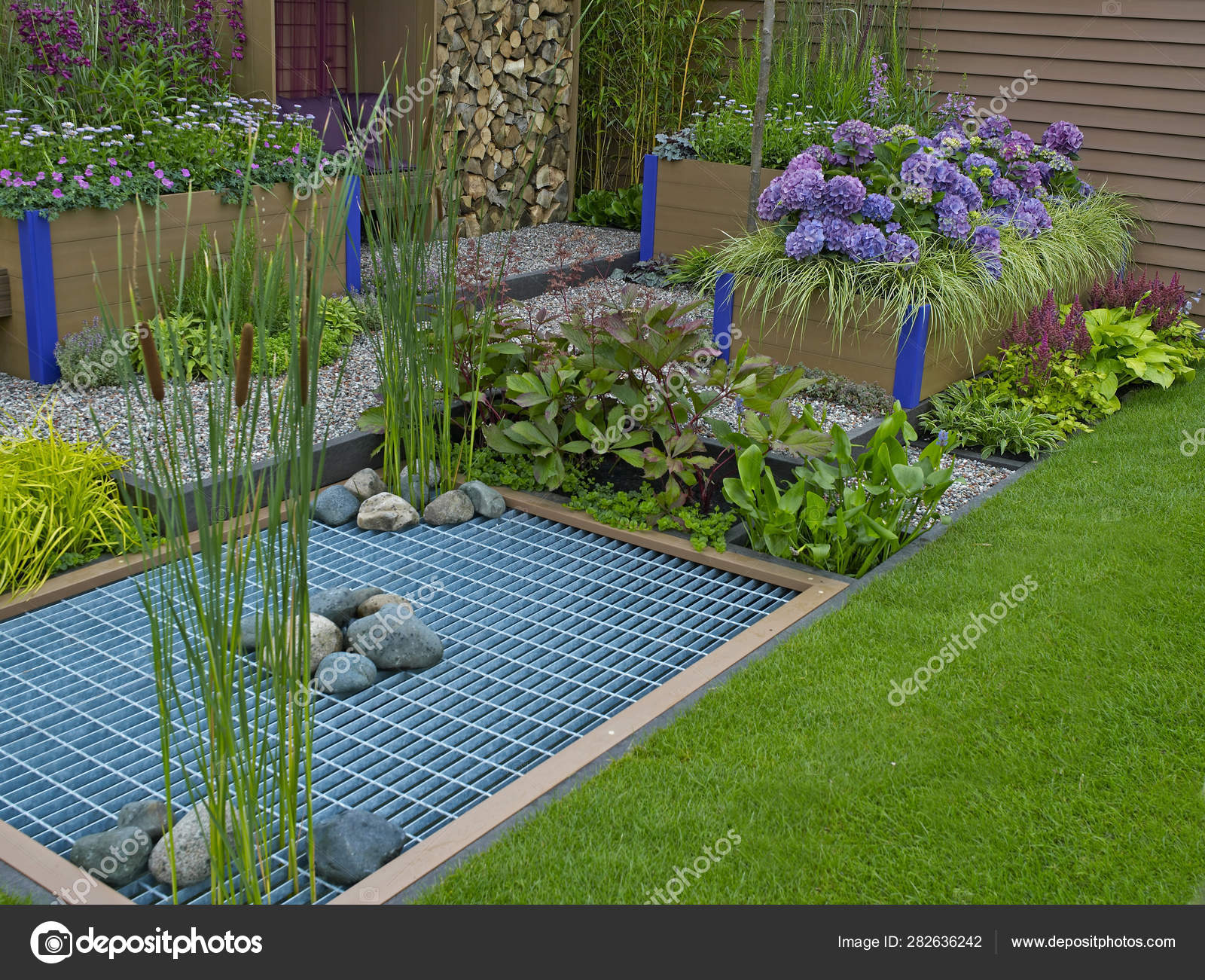 A modern environmental garden designed to cope with extremes of weather ...