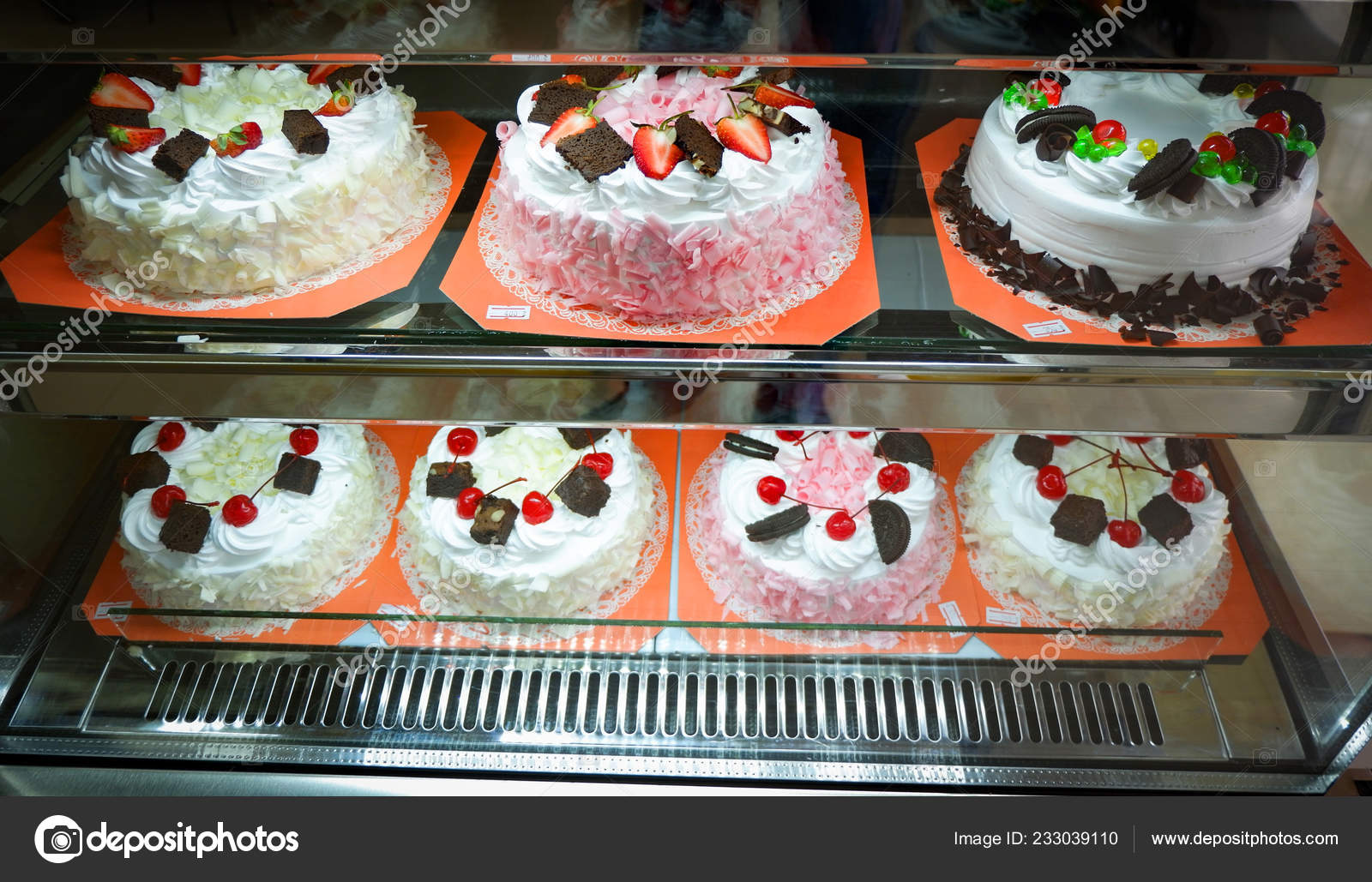 Different Types Cake Showcase Tray Cake Glass Display Store Bakery ...