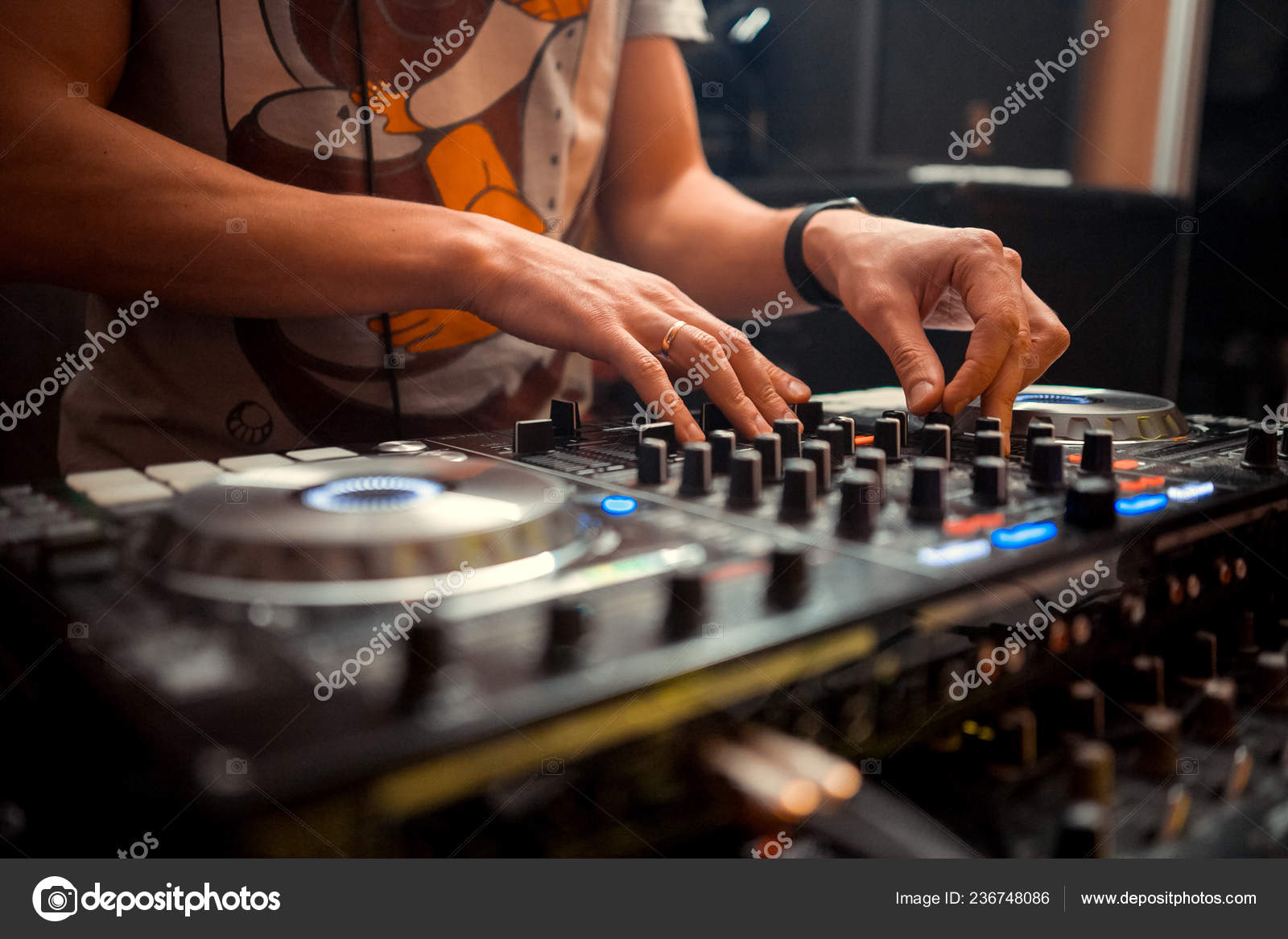 Console Mp4 Deejay Mixing Desk Ibiza House Music Party Nightclub Stock ...