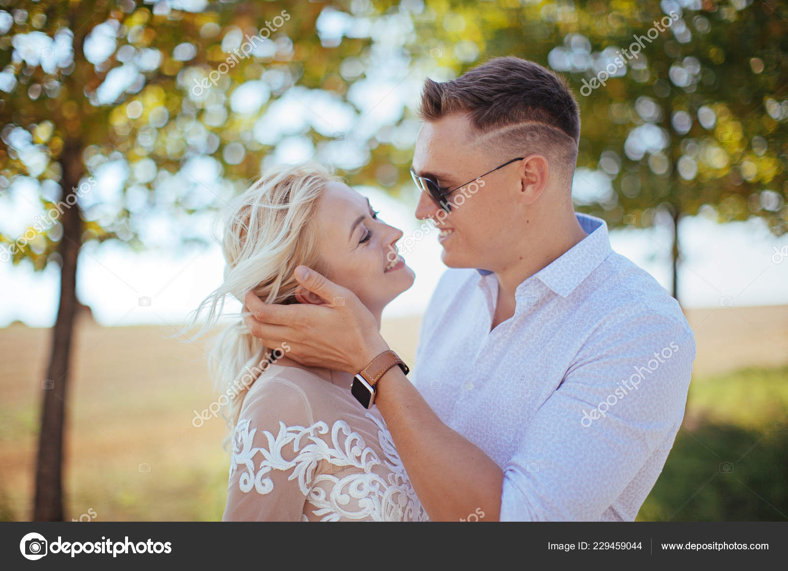 Happy Married Couple Wedding Day — Stock Photo © Pullya9 #229459044