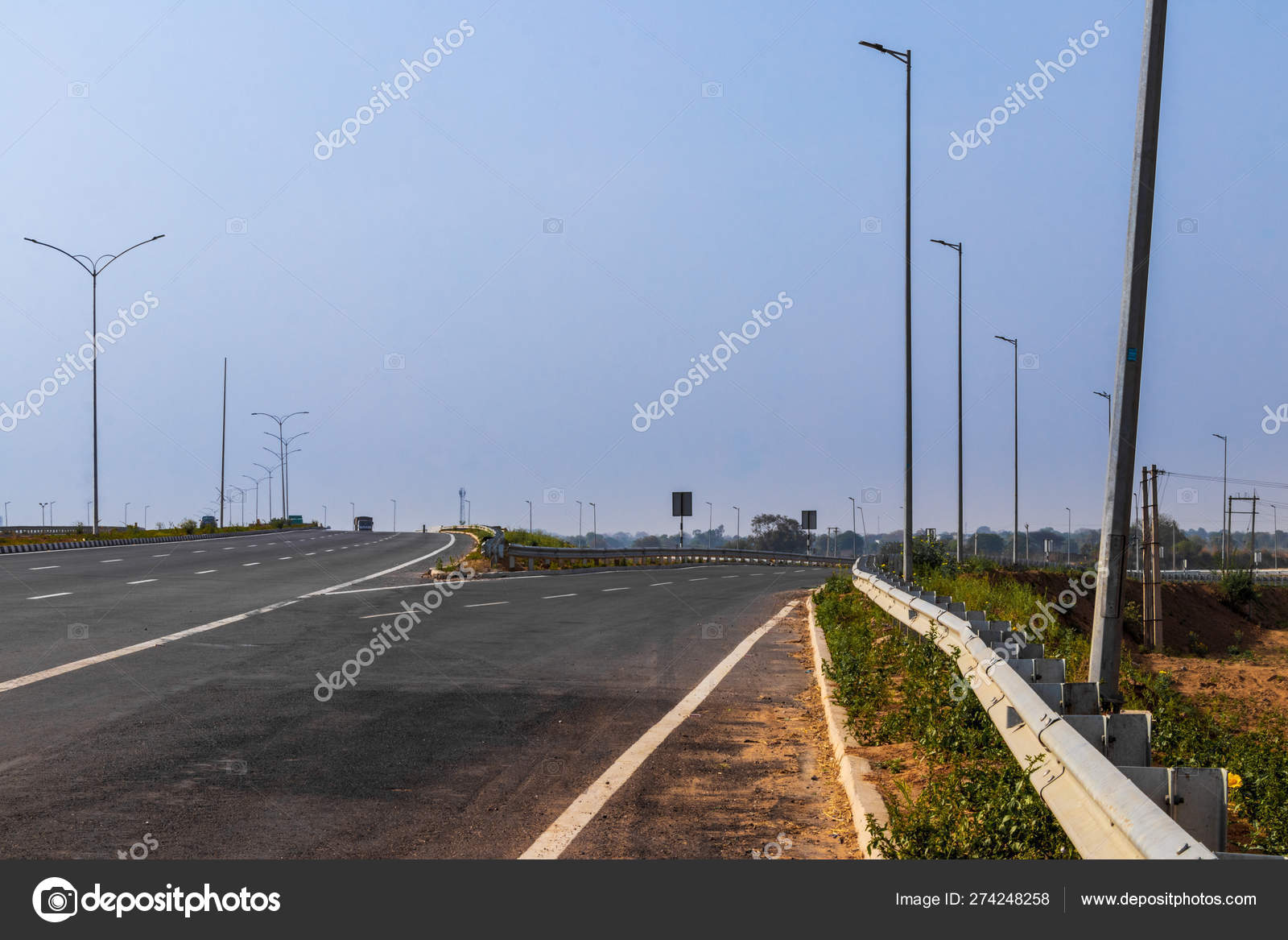 Highway road in bright sunny day — Stock Photo © Virenders800 #274248258