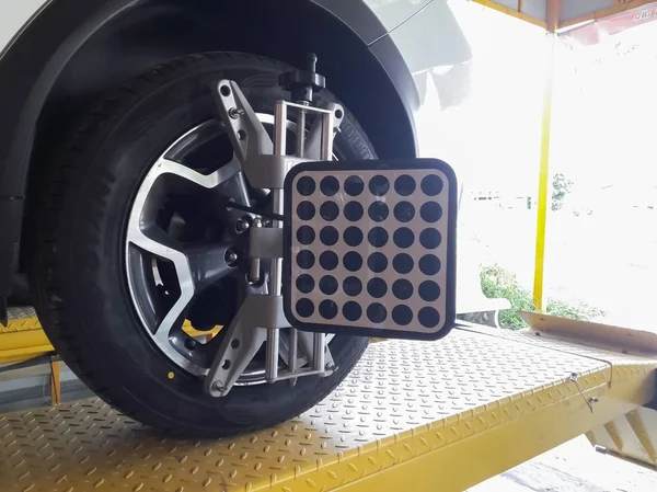 Installation of car wheel Stock Photos, Royalty Free Installation of ...