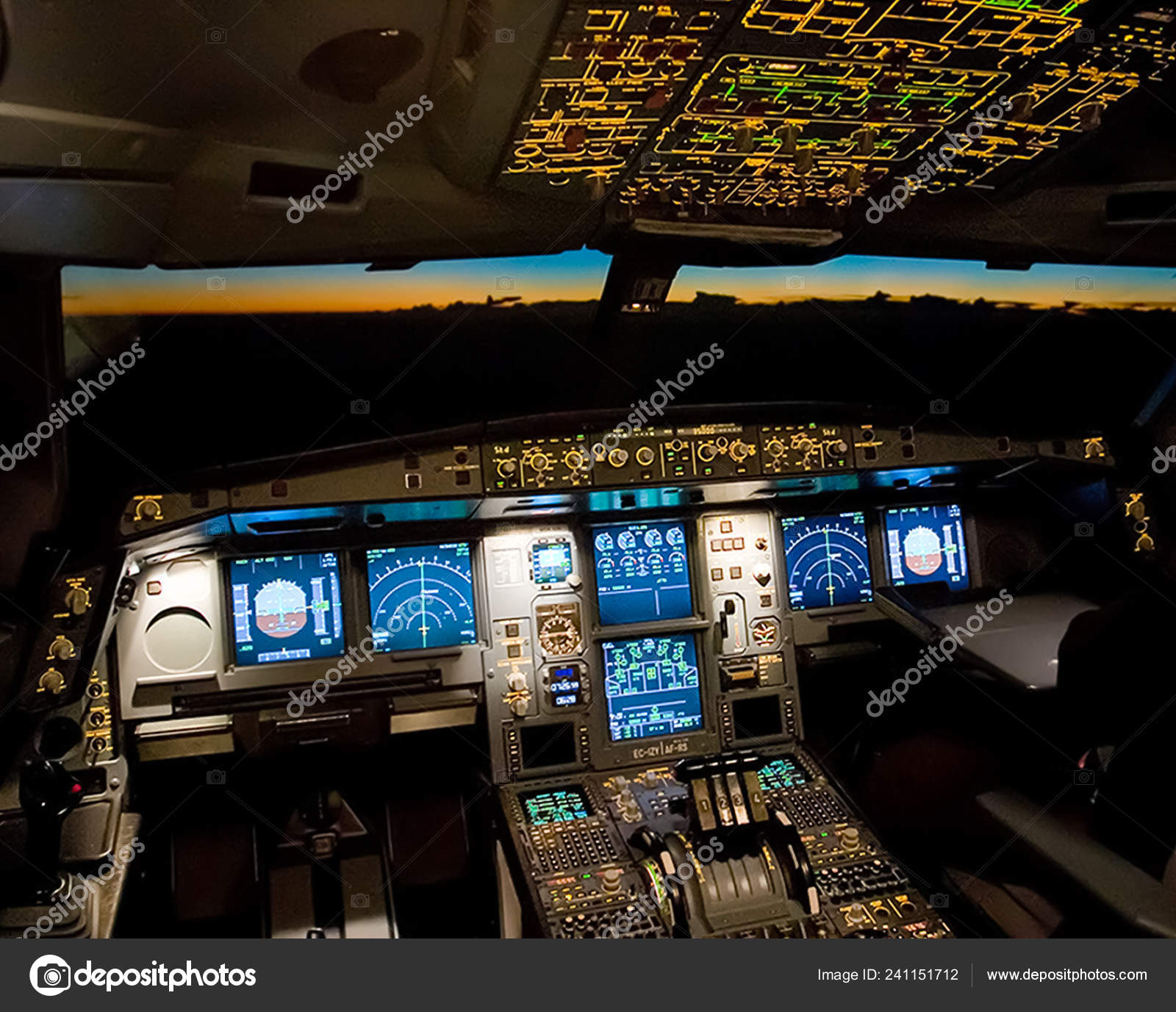 Cockpit Dari Pesawat Penumpang Tampilan Dari Kokpit Selama Penerbangan ...