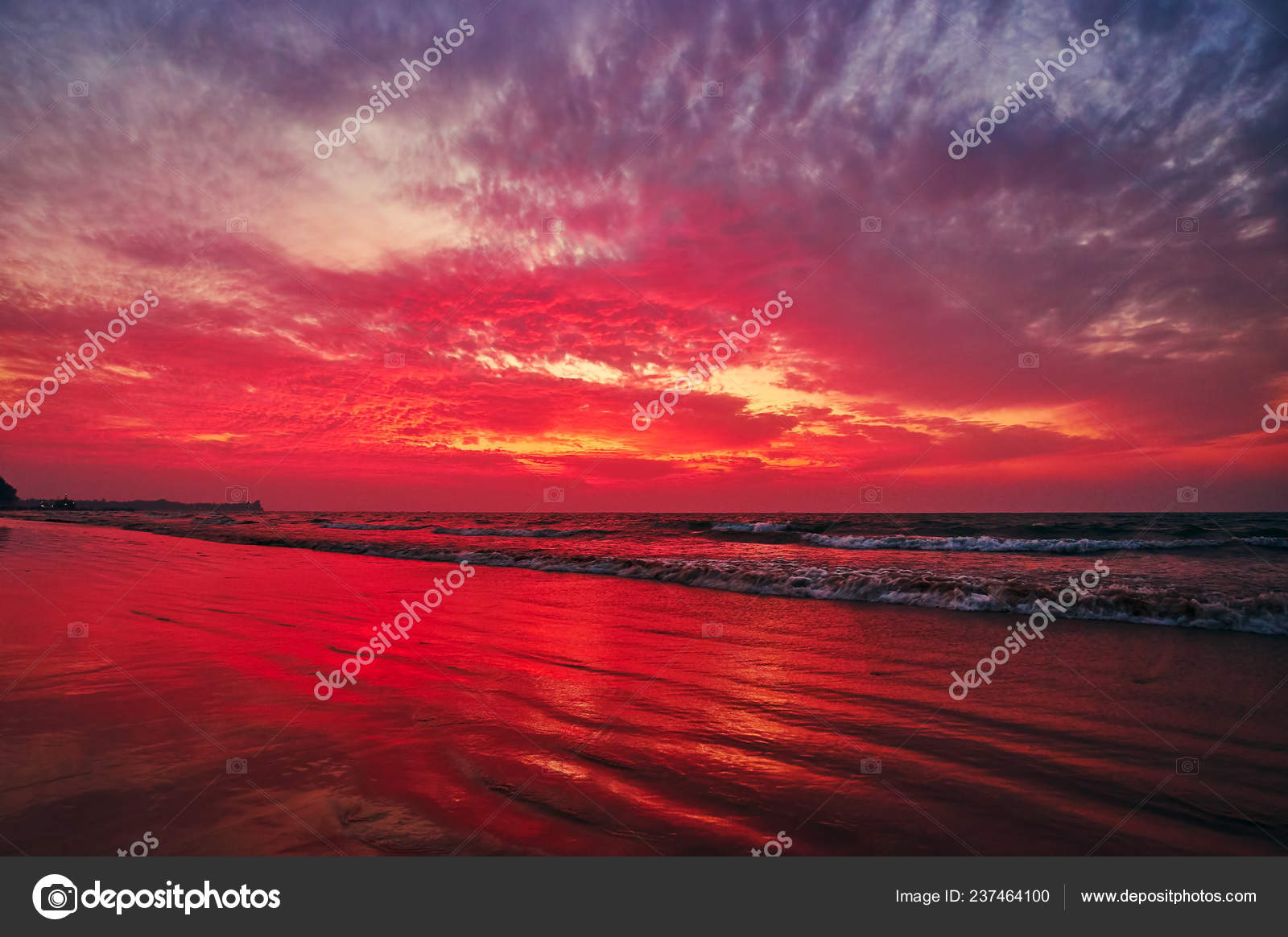 Bright Flamy Red Sunset Sky Reflected Swash Waves Bay Bengal — Stock ...