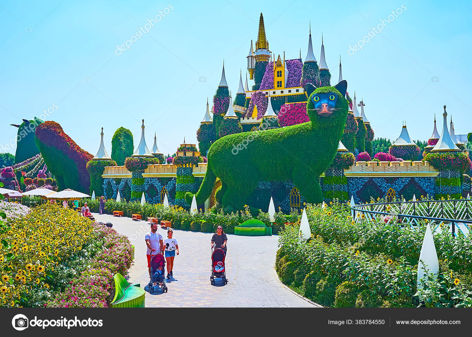 Dubai Uae March 2020 Fairy Tale Castle Walls Towers Covered — Stock ...
