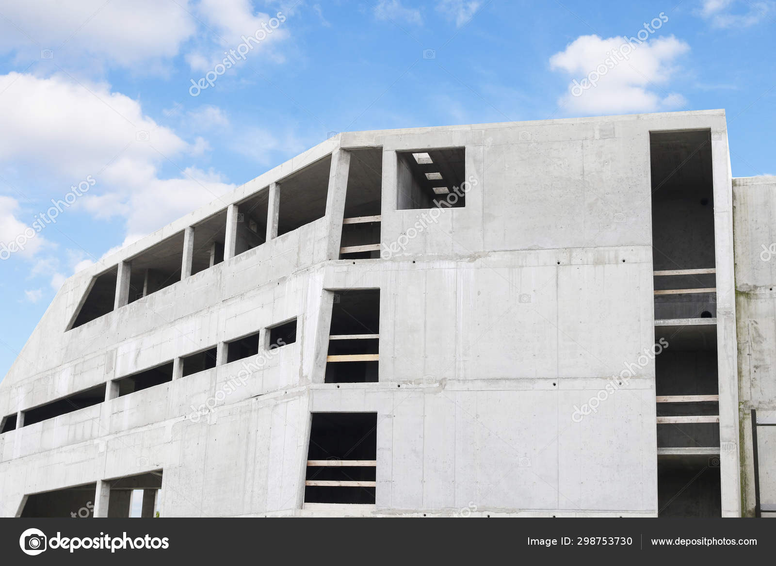 Unfinished abandoned concrete building ⬇ Stock Photo, Image by ...