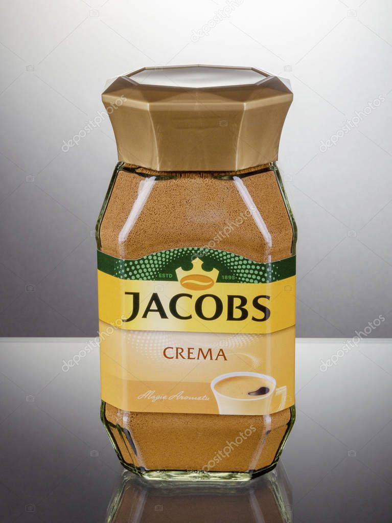 KWIDZYN, POLONIA - 27 DE MARZO DE 2018: Café Jacobs Kronung aislado ...