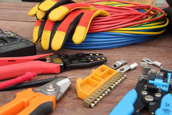 Cables tools Stock Photos, Royalty Free Cables tools Images | Depositphotos