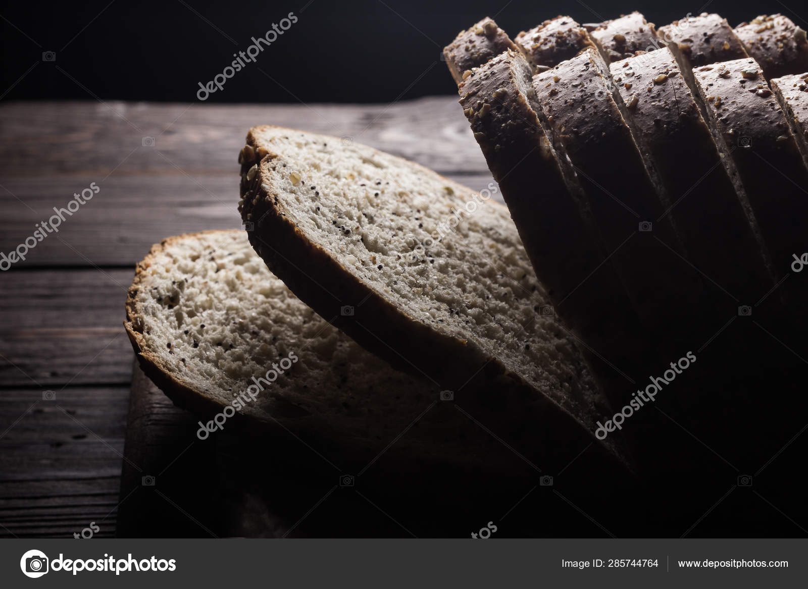 Side view and back-light sliced bread loaf — Stock Photo © jayoimage ...