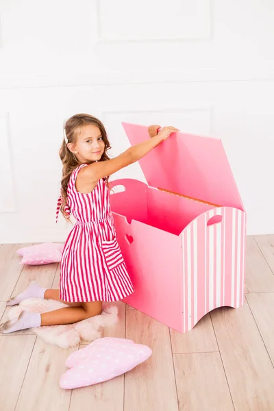 Cute White Children's Table Chair Bear Sea Shells Furniture Children's ...