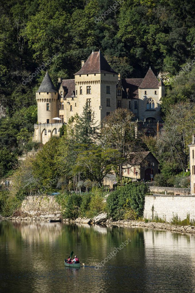 La Roque Gageac, uno de los pueblos más bellos de Francia, es un ...